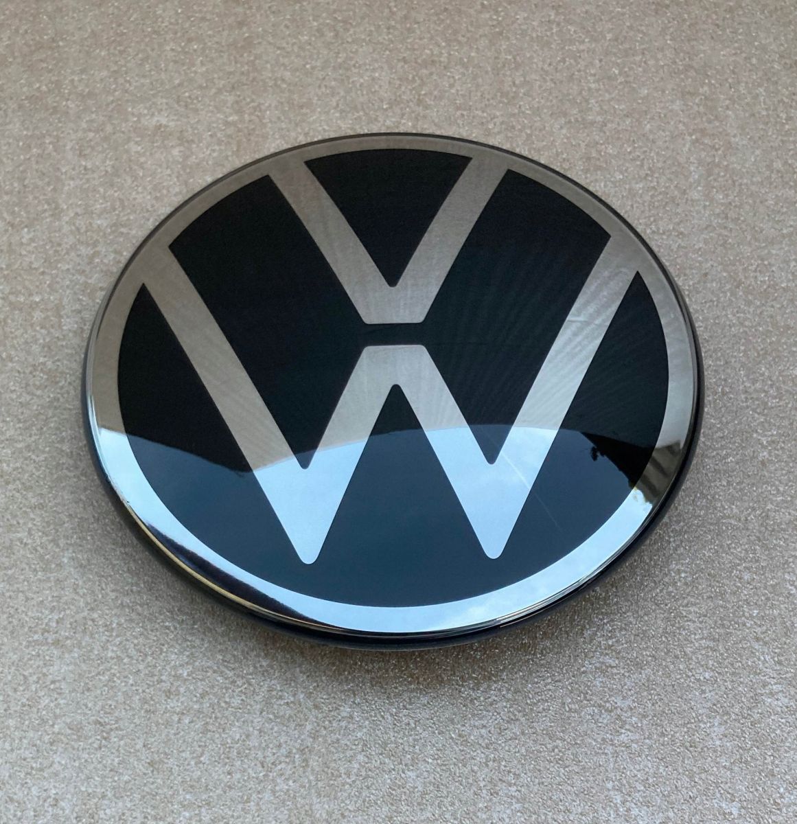 VW Polo 6 LIFT Znaczek VW Emblemat NOWY 2GM853601E